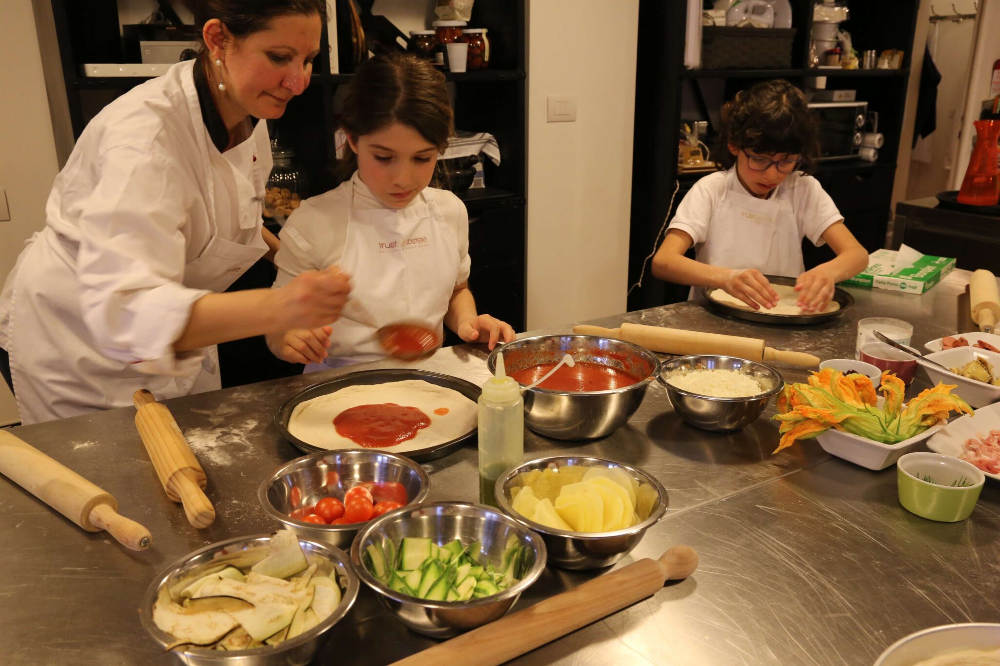 Naples Pizza Making Class – Family Twist